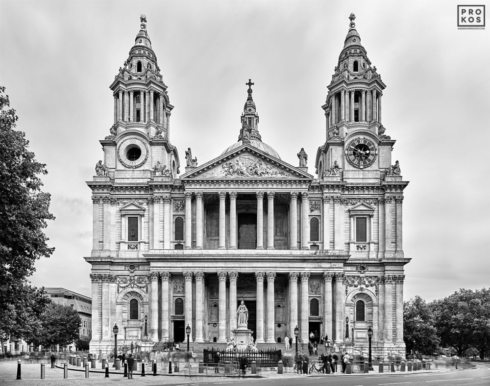 Flux Cathedralis (St. Paul’s Cathedral) - B&W Long-Exposure Photograph